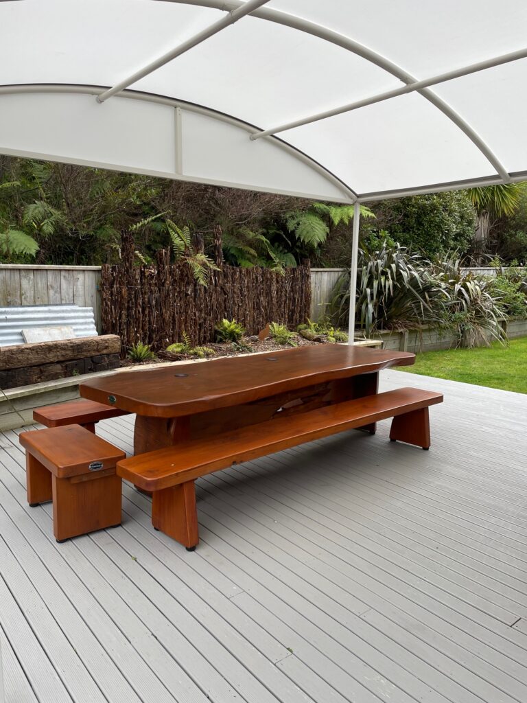 1001: Table with 2 x Bench Seats - Big Mac Slabs