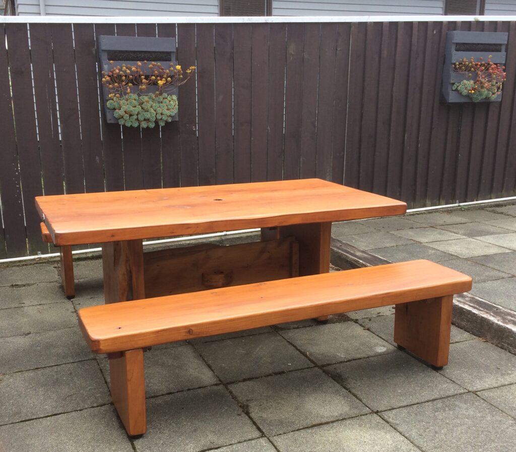 1001: Table with 2 x Bench Seats - Big Mac Slabs