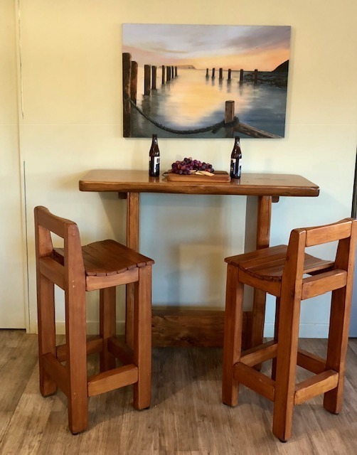 B3001: Narrow Bar Leaner - Big Mac Slabs